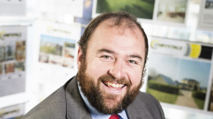 Former rugby pro Glyn tackles promotion with estate agents | iomtoday.co.im