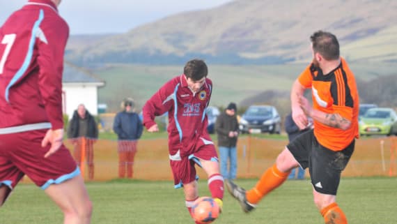 Mills and Colby battle it out to beat the dreaded drop | iomtoday.co.im