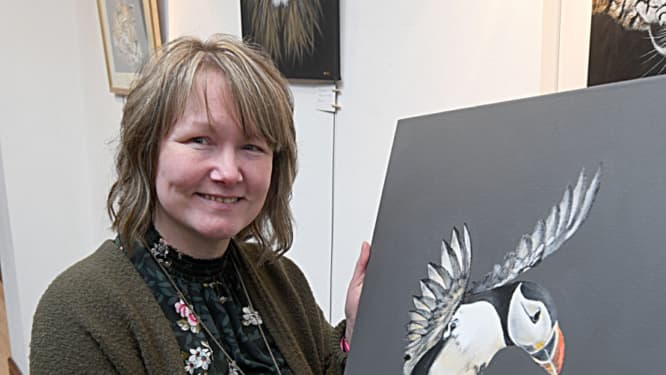 Artist Dawn is fascinated by the Animal kingdom | iomtoday.co.im