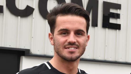 Boxing: Roberts wins first pro fight | iomtoday.co.im