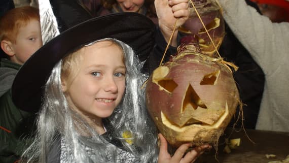 The Manx Bard: Celebrating a traditional Hop tu Naa | iomtoday.co.im