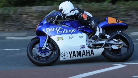 Manx Grand Prix: Hind breaks Lightweight record on way to win ...