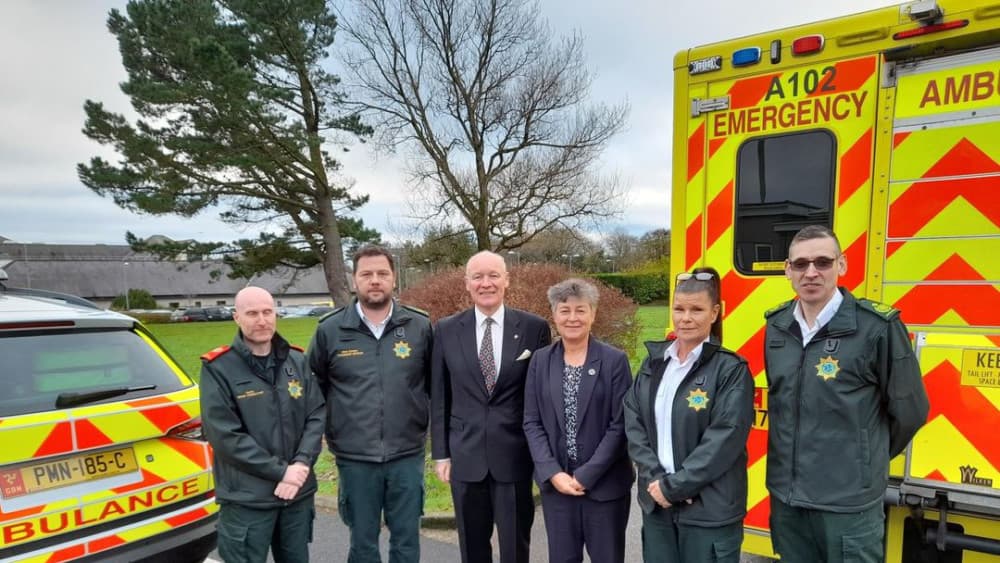 Lieutenant Governor visits ambulance service | iomtoday.co.im