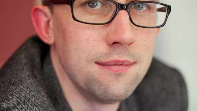 Former island resident Chris Ewan pens his latest crime and mystery ...