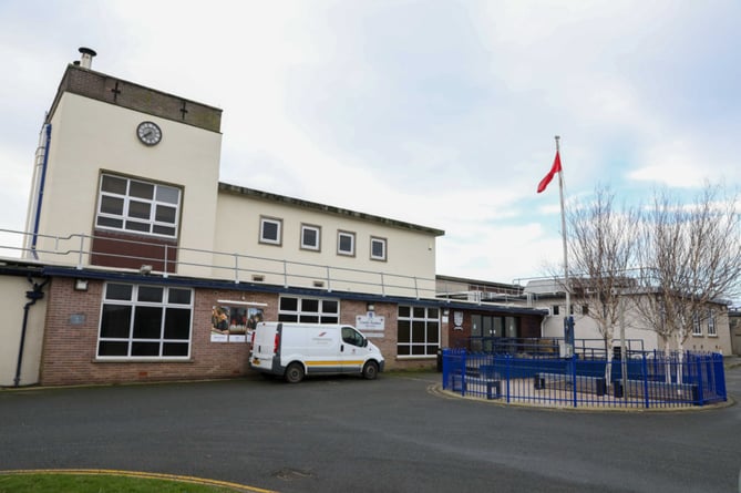 Isle of Man pupils might be told to stay at home when teachers strike ...