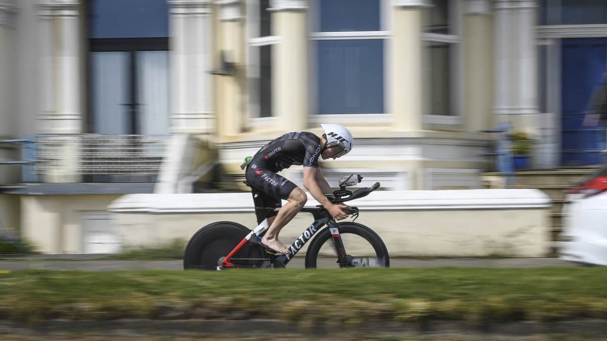 Will Draper shows his pace with course record in Sprint triathlon event ...