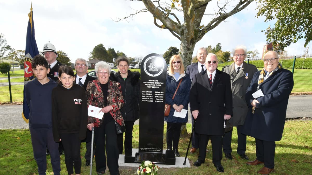 Douglas memorial for Isle of Man police officers killed in line of duty ...