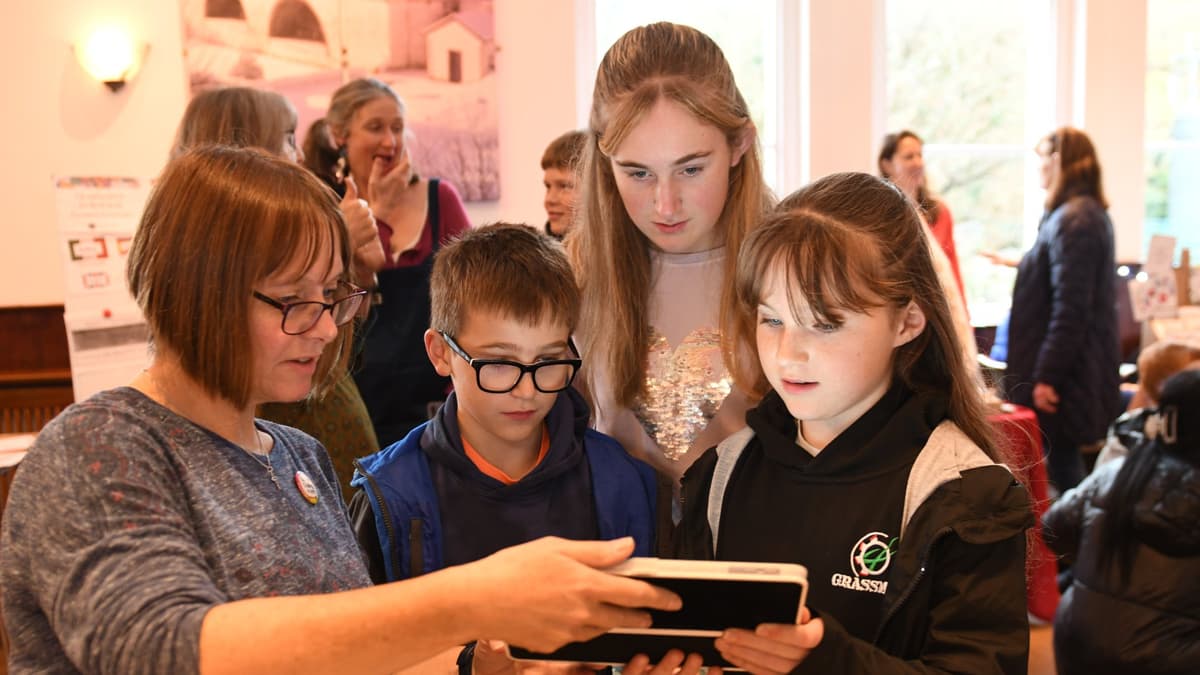 Visitors enjoy all the fun of Manx language fair | iomtoday.co.im