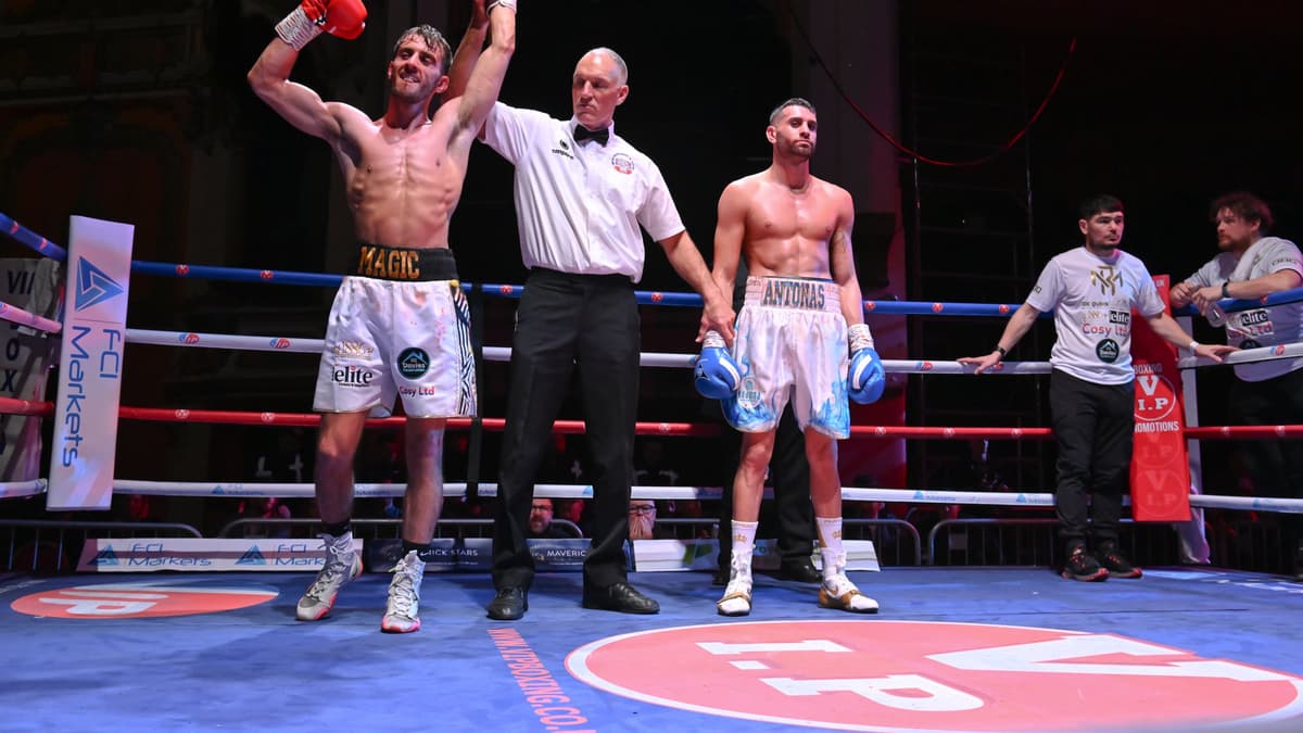 Isle of Man boxers Rennie and Devine back in the ring tonight in ...