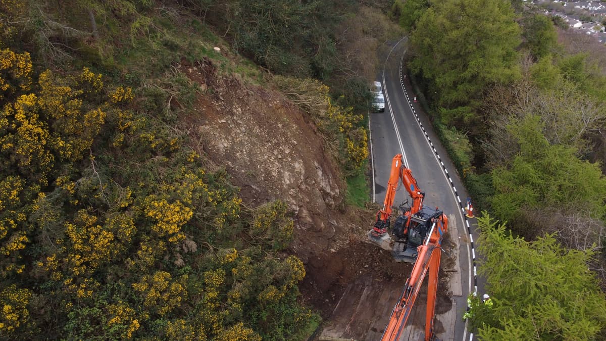 Risk of rock fall extends road closure on Mountain Road, but hill climb ...
