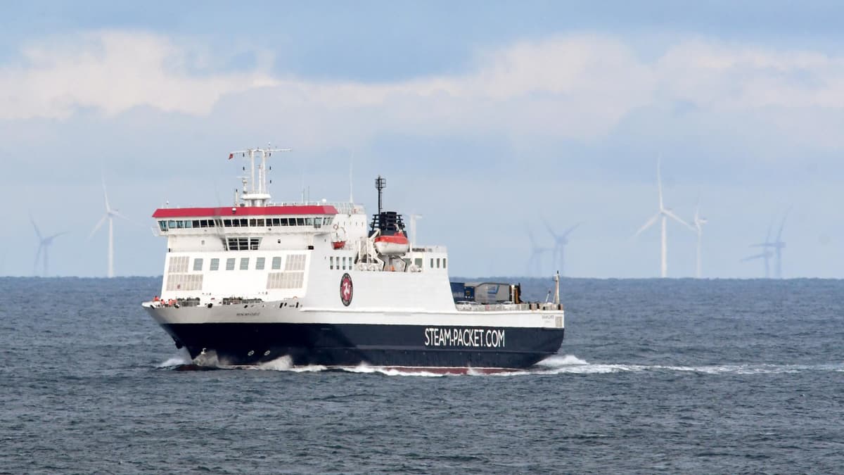 Steam Packet passengers in '10-hours of torture' after Heysham docking ...