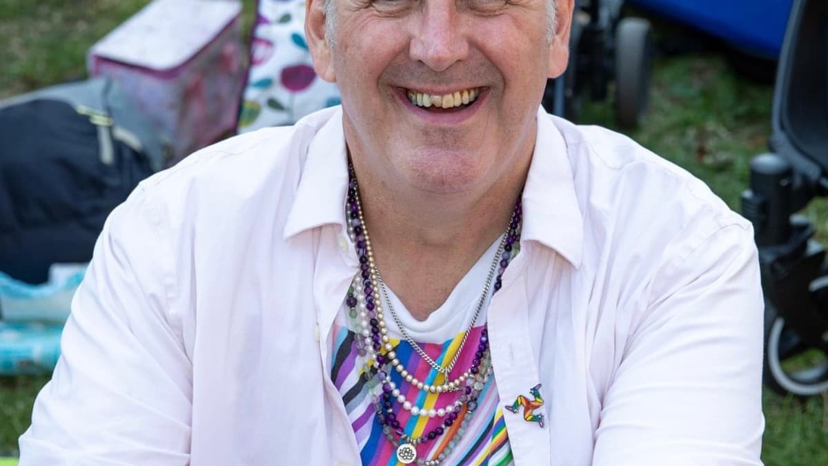 Simon offers residents first glimpse inside his new book | iomtoday.co.im