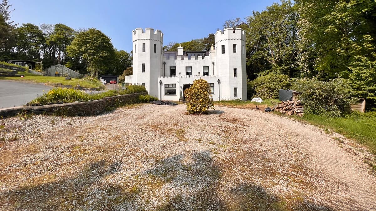 Onchan castle for sale complete with woodlands and a roof terrace - for ...
