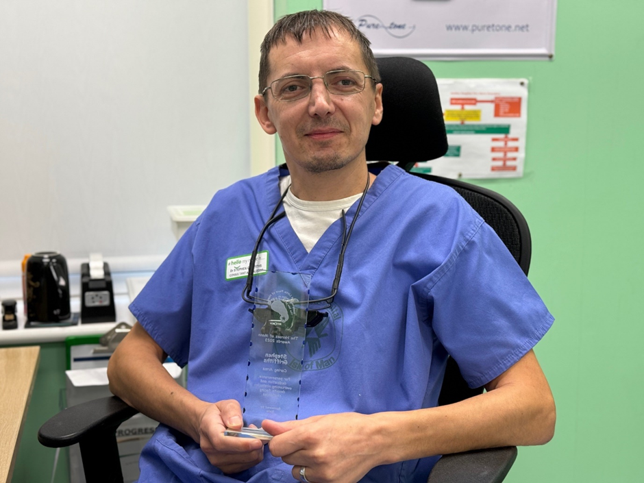 Isle of Man doctor diagnosed with brain tumour worked right up until his own surgery | iomtoday ...