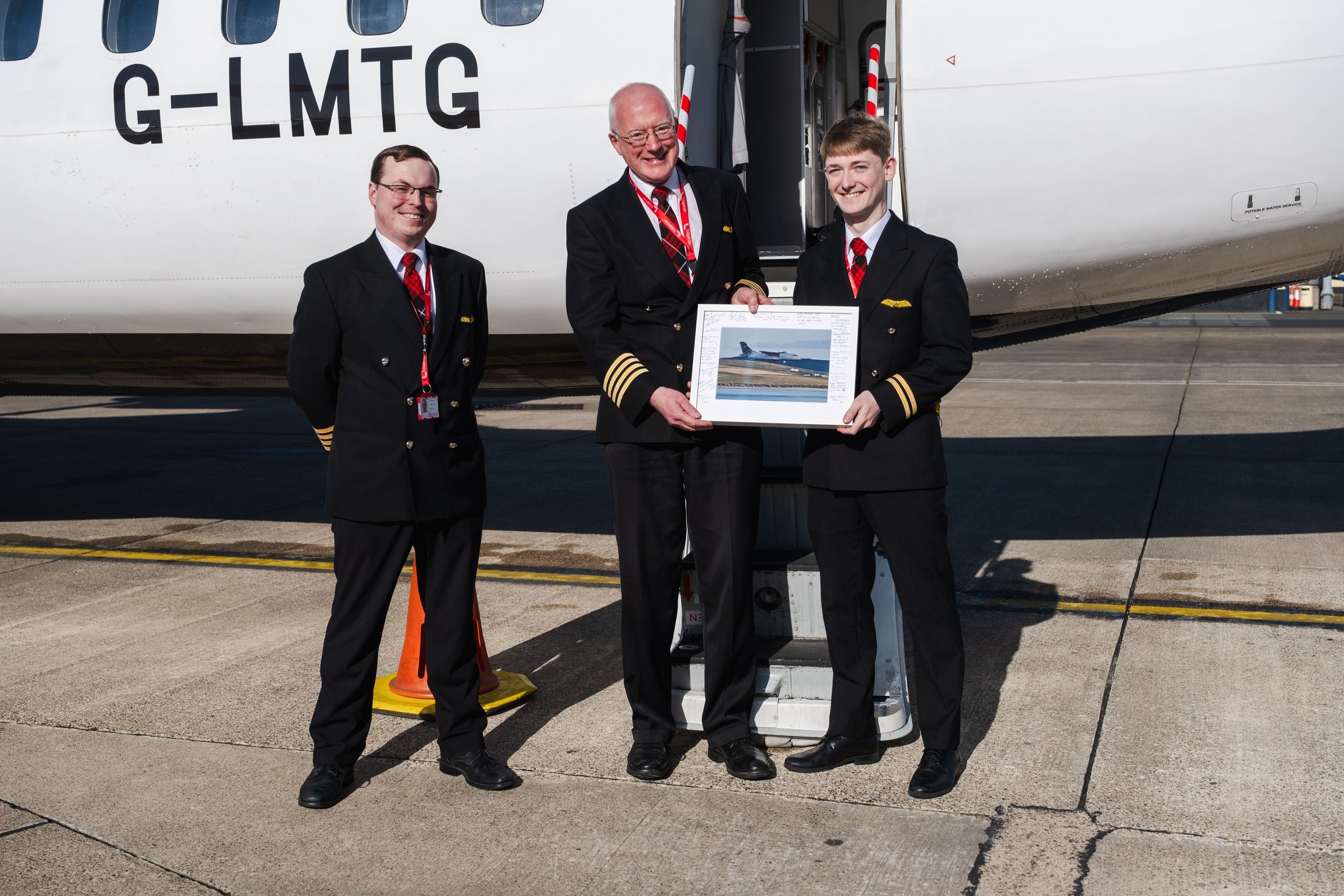 Isle of Man Loganair pilot touches down on final flight after 40 years ...