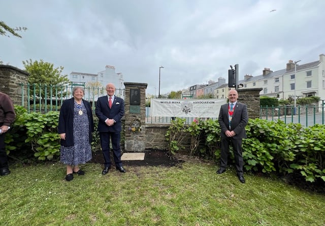 Etching unveiled during Douglas ceremony to honour famous Manx poet ...