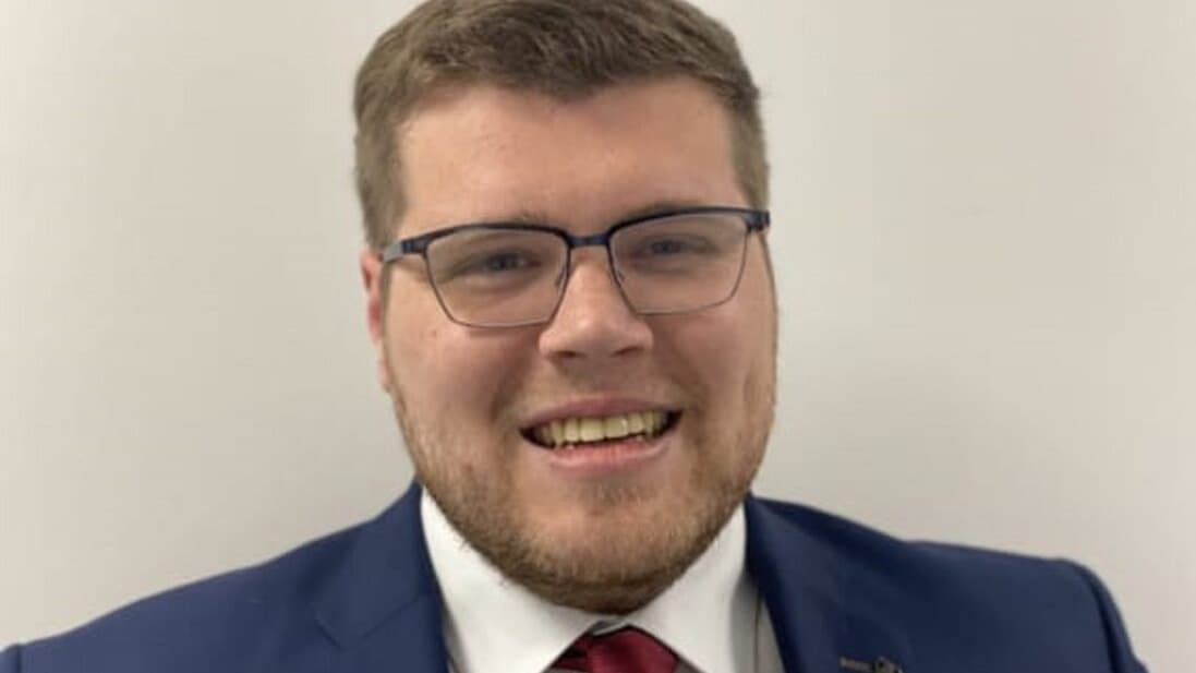 Broker's shock over 'forged' documents used in alleged Stobart Air ...