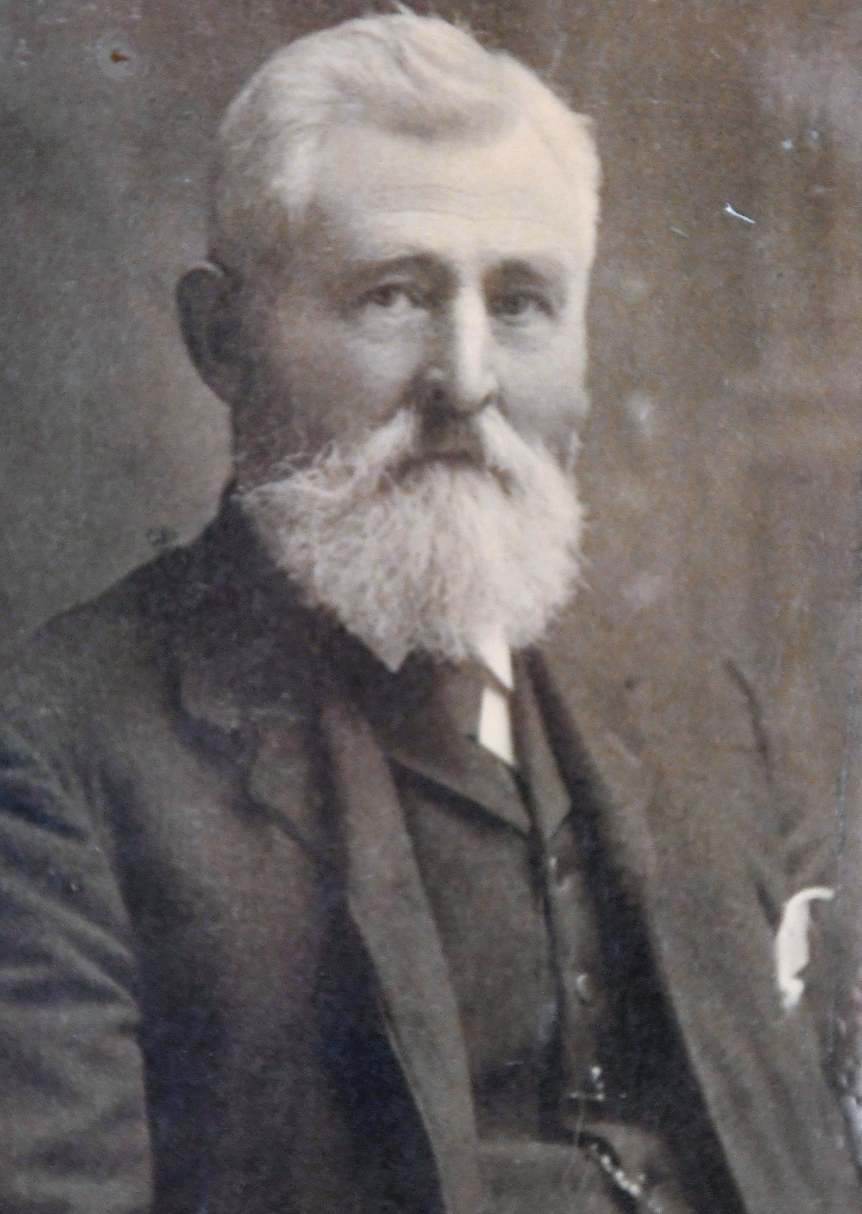 Newly discovered paintings by renowned Manx artist found with note 'to ...