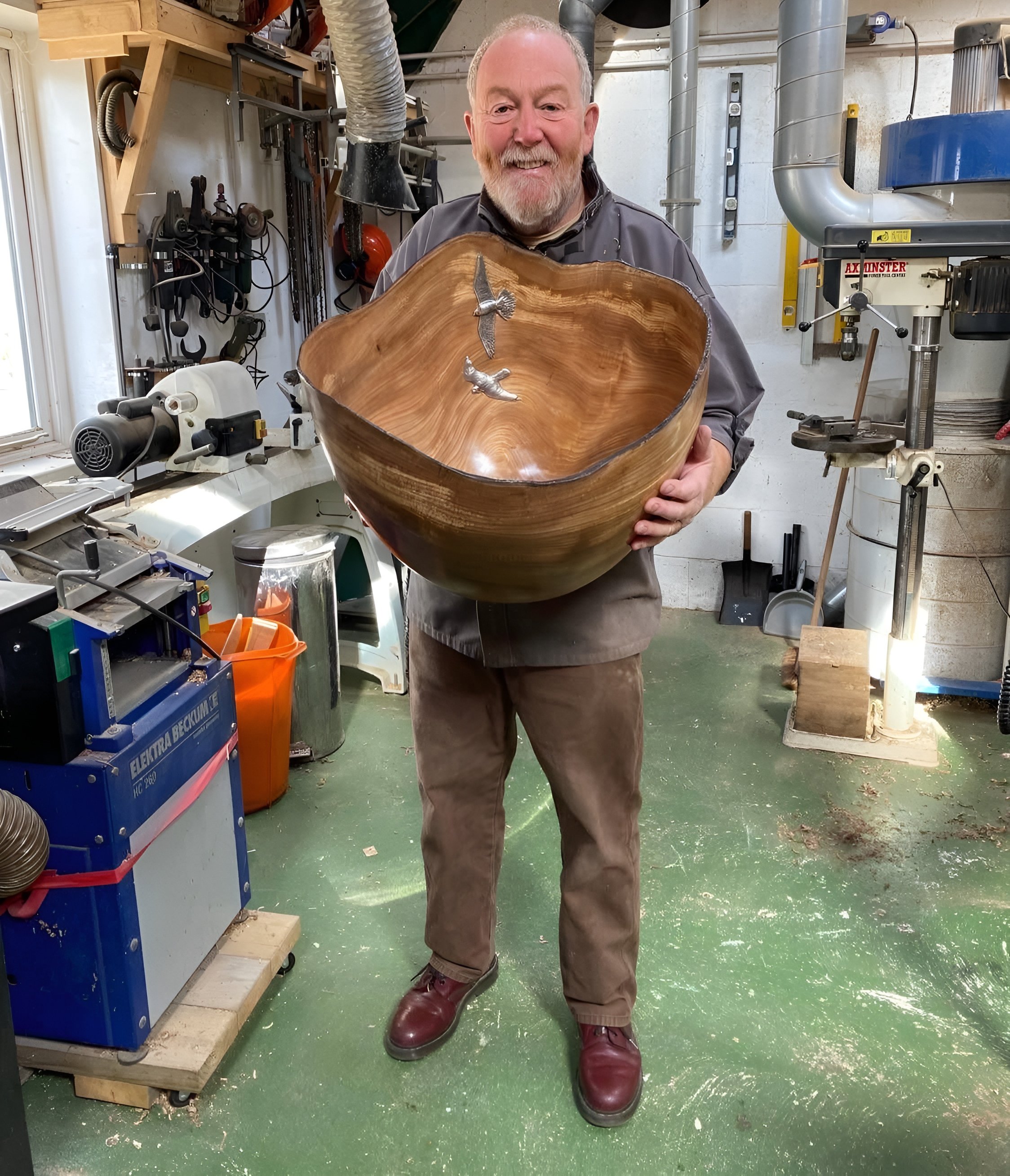 The song Manx artist Graham Hall thinks of during his favourite walk ...