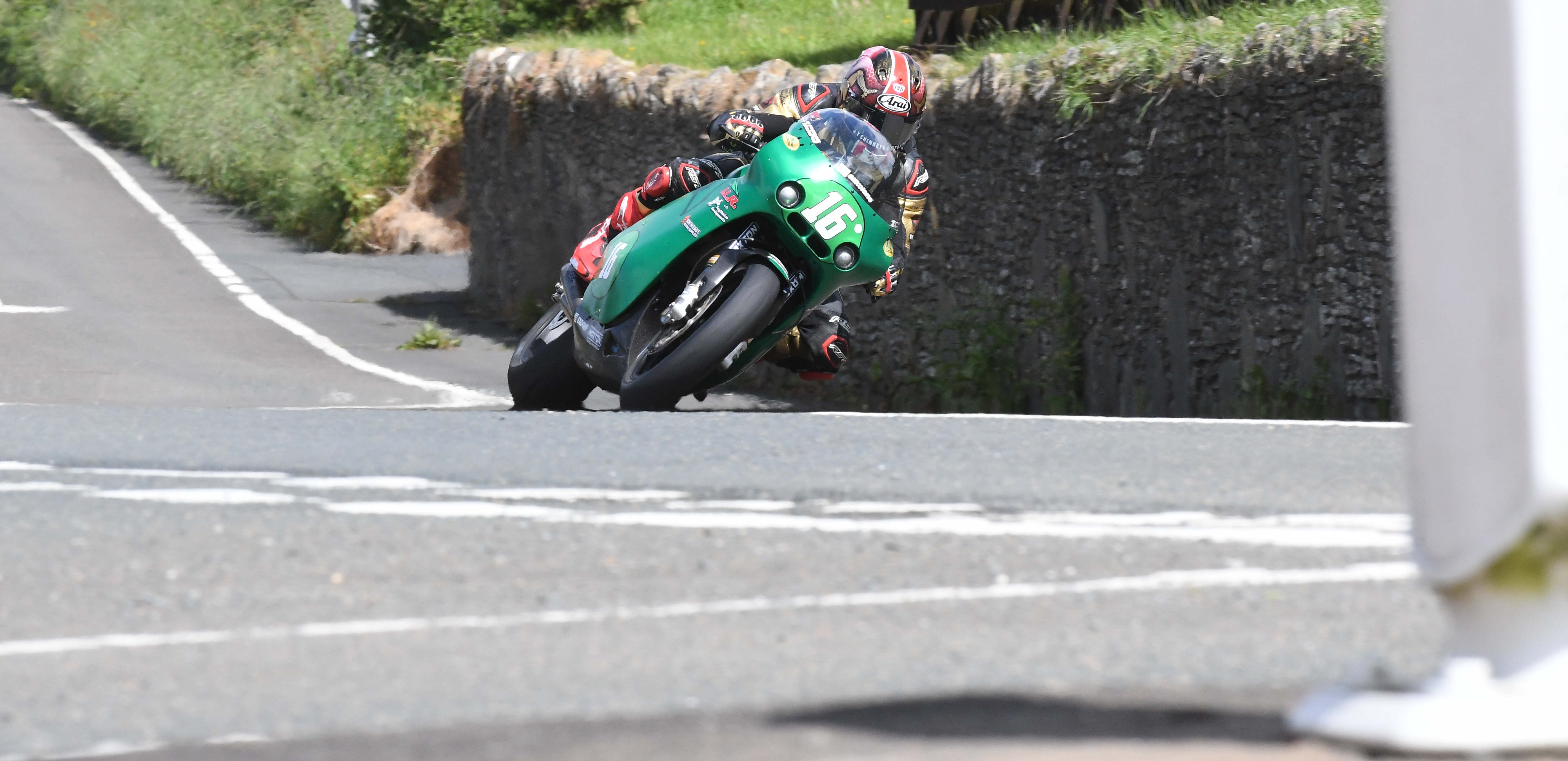Isle of Man TT 2025: Yeardsley to spearhead Scott Racing Team ...