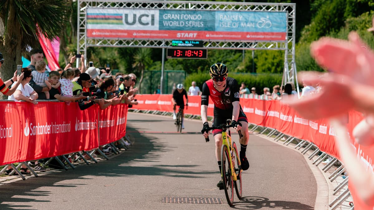 Corrin Leeming wins a close finish to Gran Fondo feature event ...