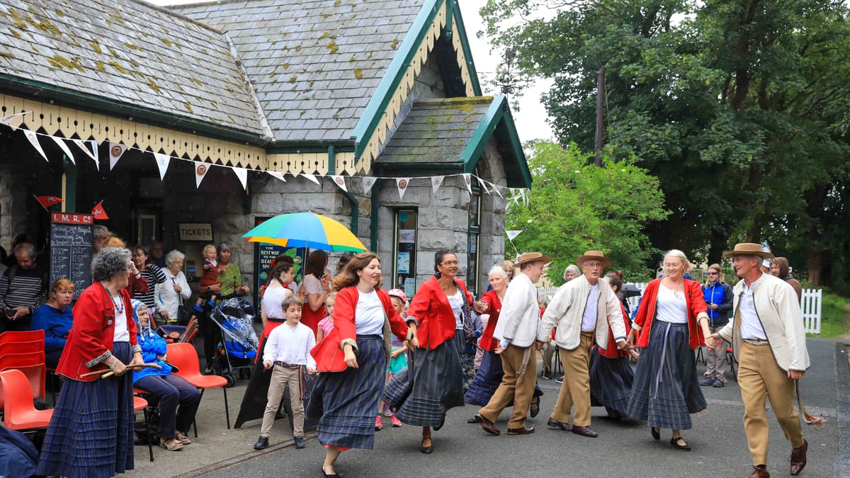 Pictures and video as crowds gather for special Castletown Railway ...