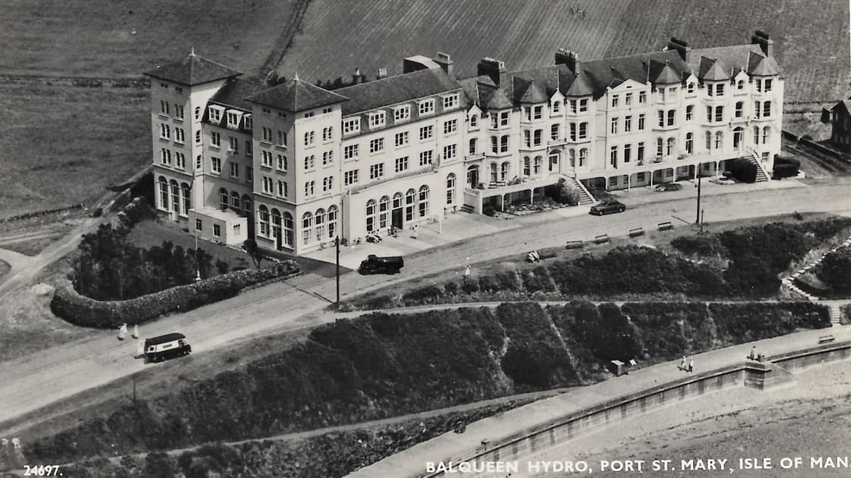 The gigantic seaside hotel which attracted hundreds in its heyday ...