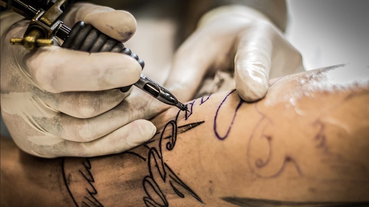 Should there be age restrictions on fillers, piercings and tattoos ...