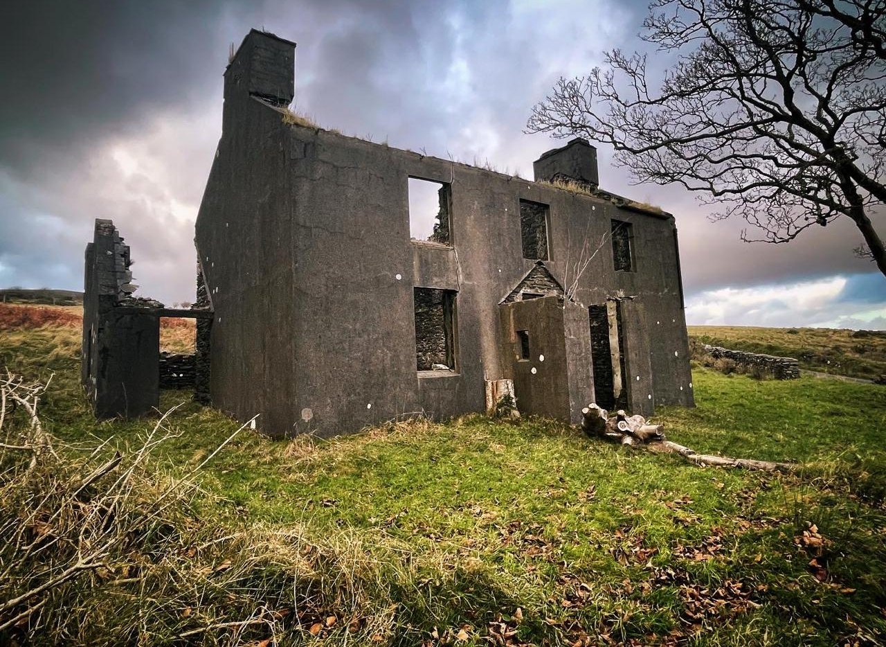The mysterious abandoned house in the Manx wilderness with a tragic ...