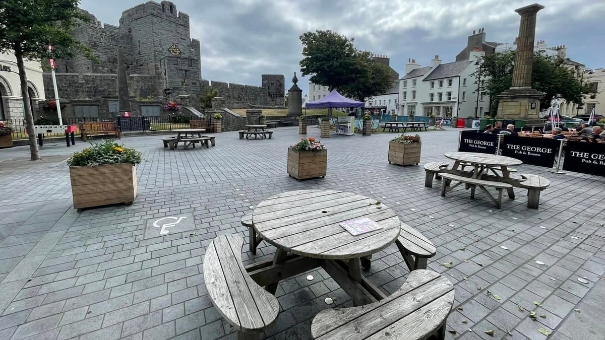 Infrastructure Minister ‘refuses’ to open Market Square to vehicles for ...