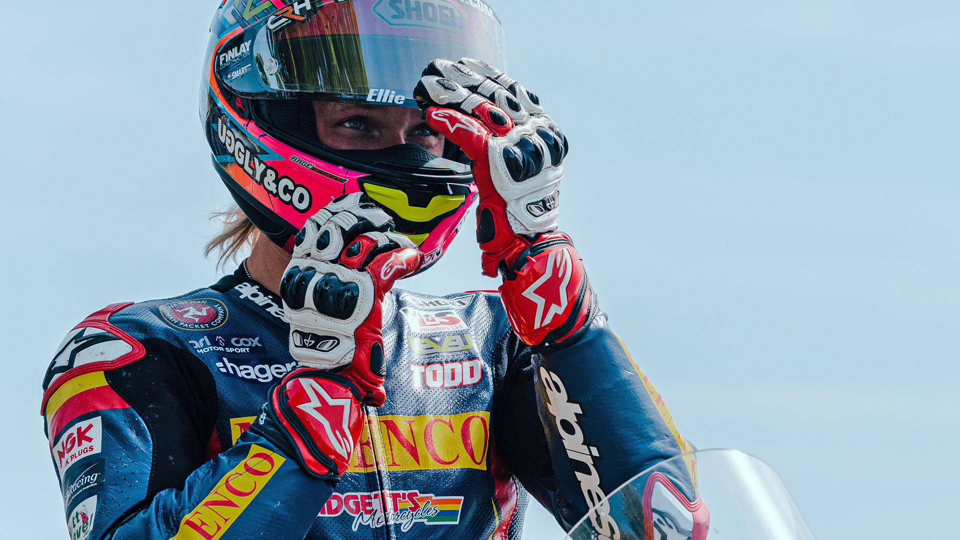 Isle of Man TT 2025: Davey Todd re-signs for Padgett's for Supertwin ...