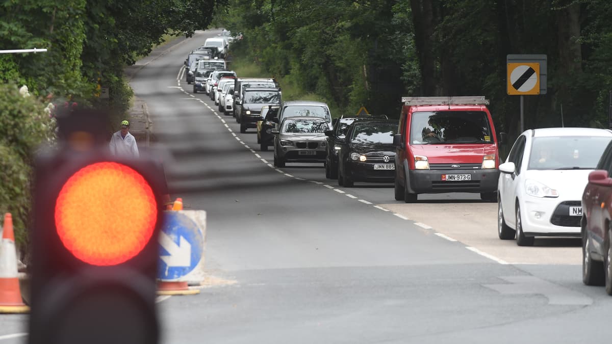 Storm Eowyn: Emergency road closures announced as 70mph winds approach ...