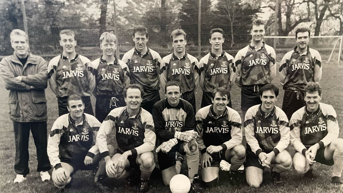 Tributes as former captain and 'natural leader' dies surrounded by ...