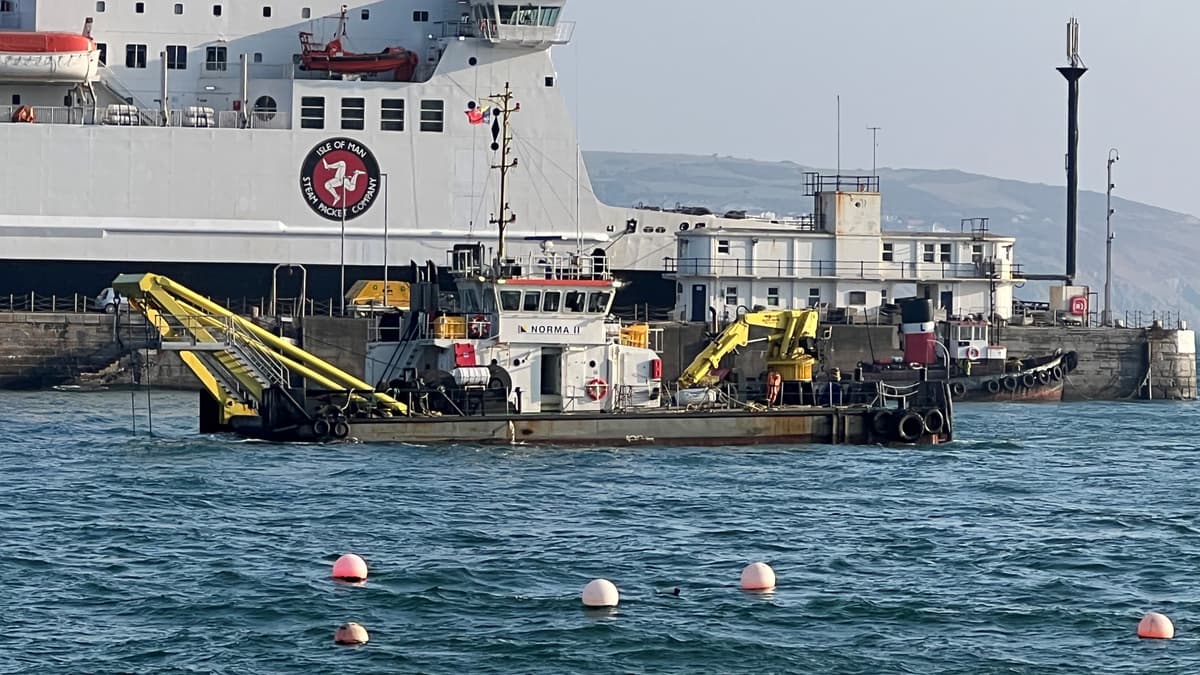 Steam Packet ferry grounding prompts dredging at Douglas Harbour ...