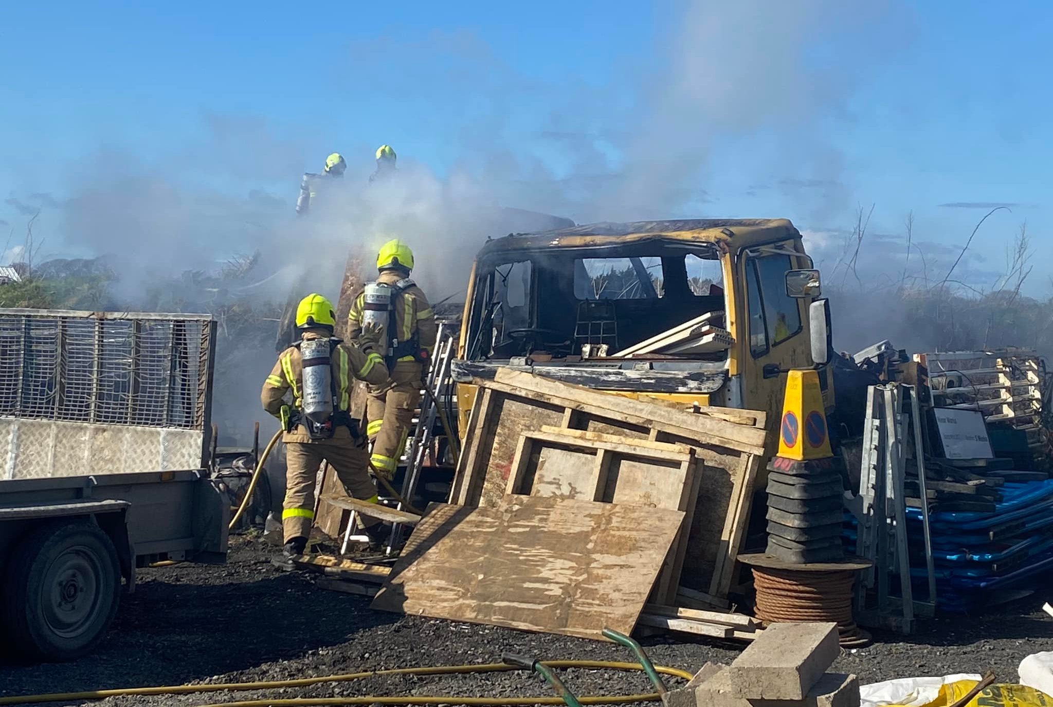 Fire and Rescue Service respond to vehicle fire in north of island ...