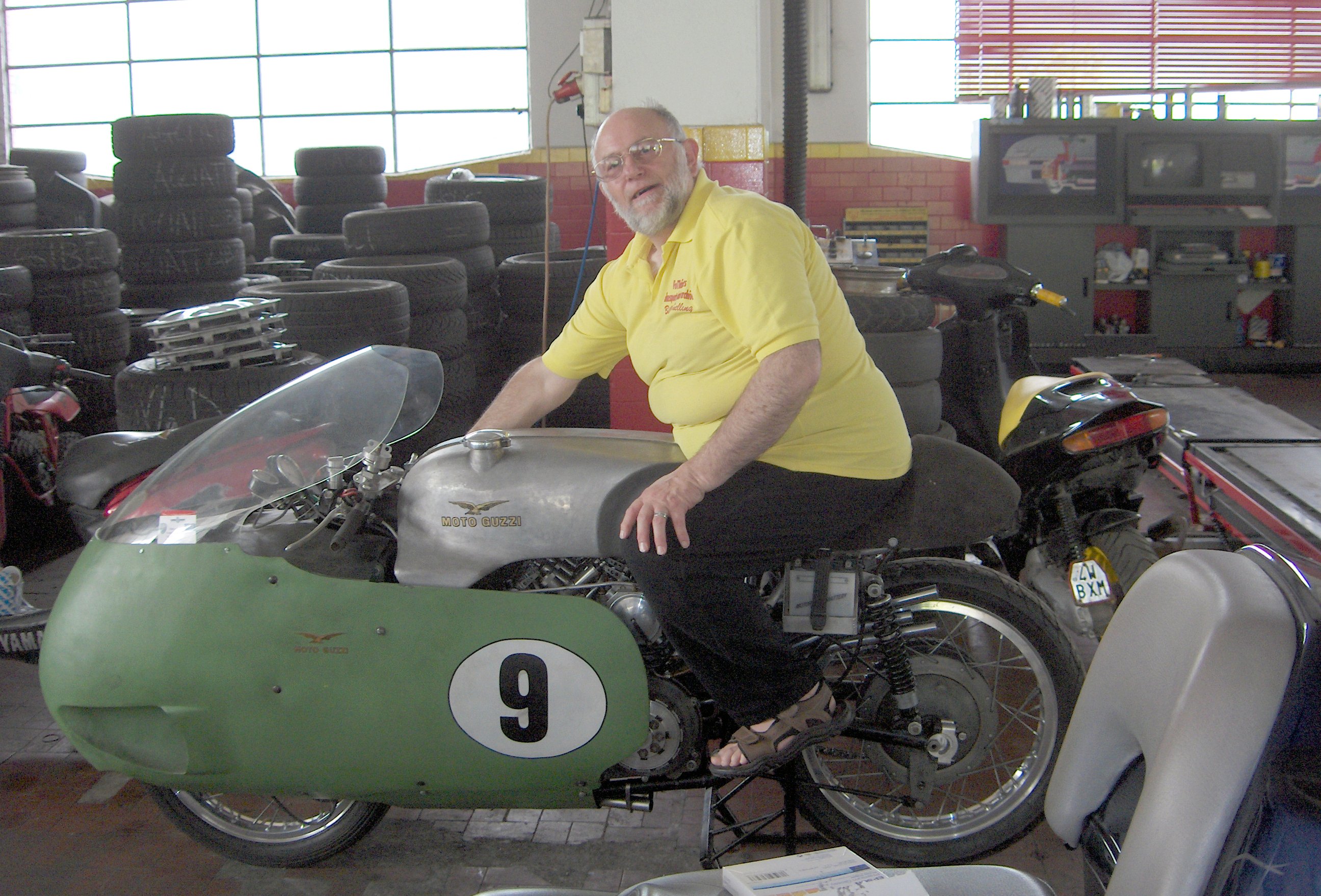 Isle of Man TT: Sad death of motorcycle historian and writer Bill ...