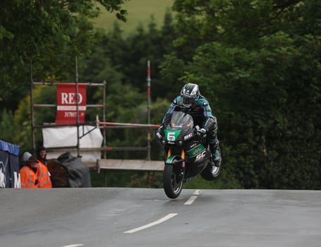 Isle of Man TT 2025: Michael Dunlop claims 31st TT victory in Supertwin race | iomtoday.co.im