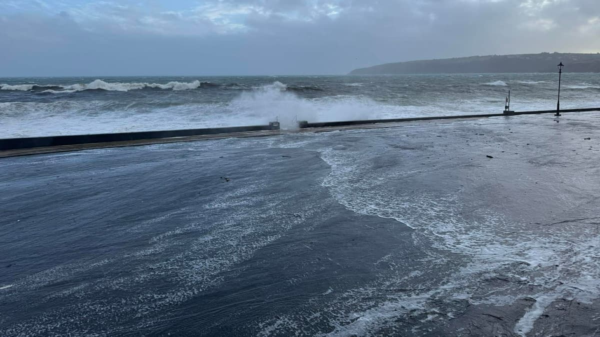 Fresh warning for coastal overtopping to come while cleanup from Storm ...