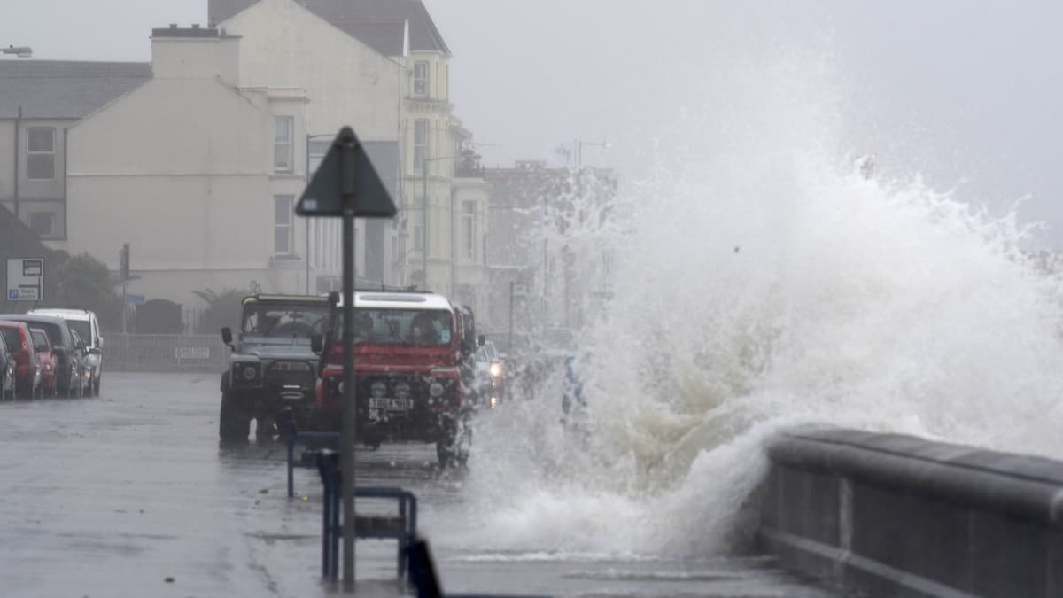 Fresh weather warning issued as strong winds hit the island | iomtoday ...
