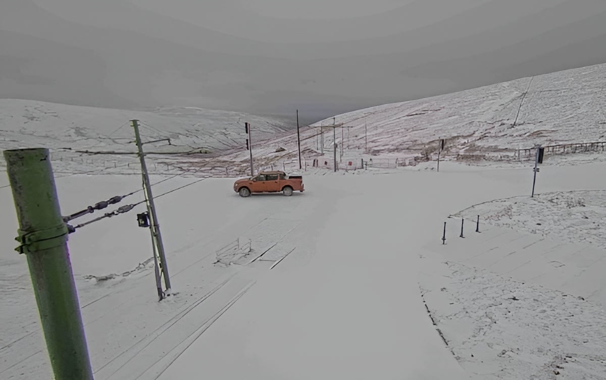 'Heavy snow' shuts Mountain Road until further notice | iomtoday.co.im