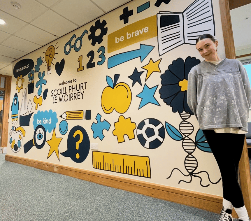Island artist creates mural at Scoill Phurt Le Moirrey | iomtoday.co.im